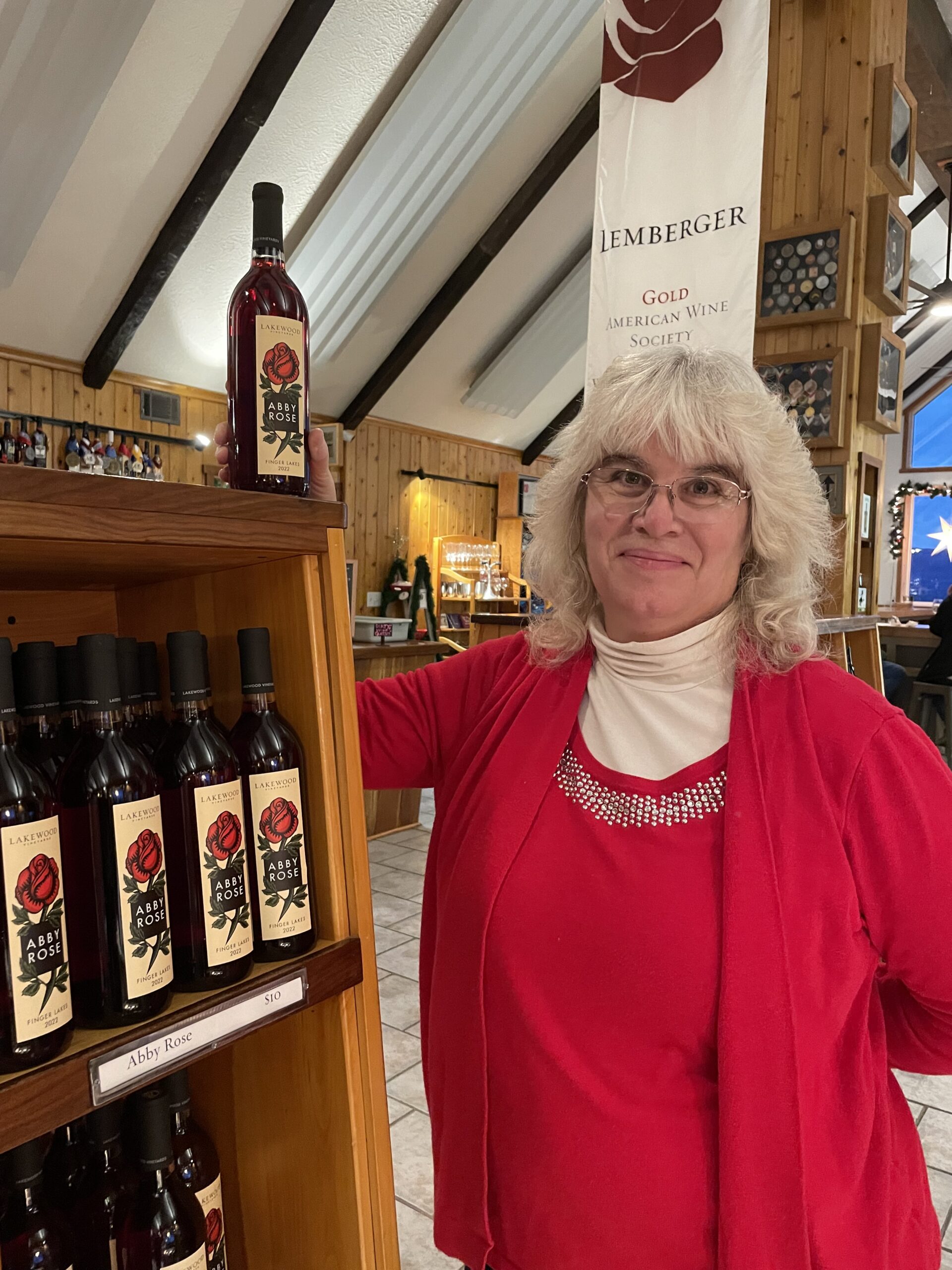 Watkins Glen Wine Tours | On Seneca Lake | Lakewood Vineyards